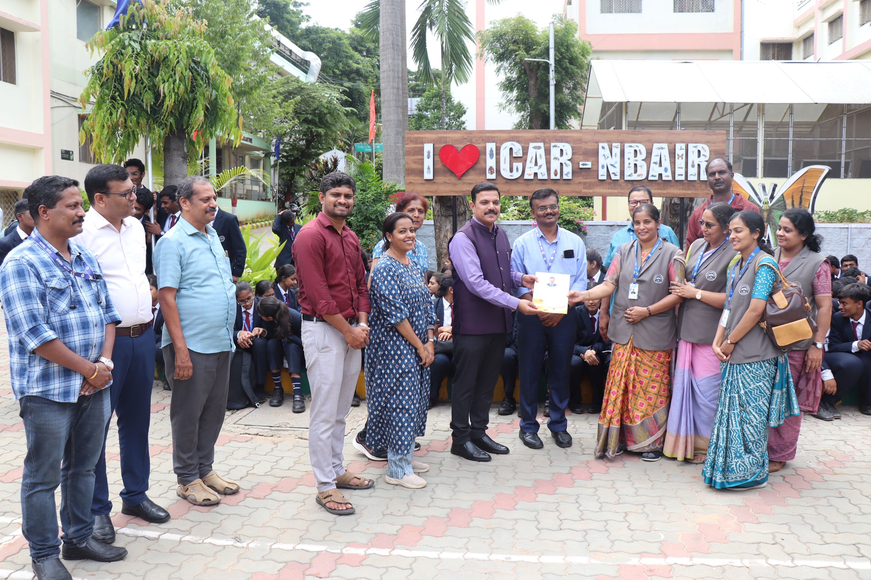 Educational visit of students of Christ School, S G Palaya, Dharmaram ...
